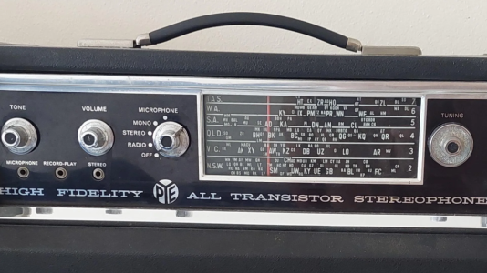 Unusual Australian radio dial | RadioDiscussions